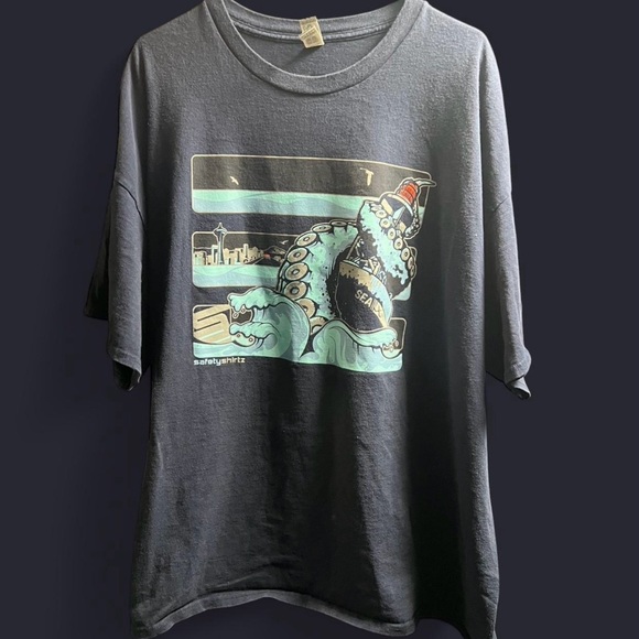 Gildan | Shirts | Gildan Gray Retro Car Graphic Short Sleeve Tee | Poshmark